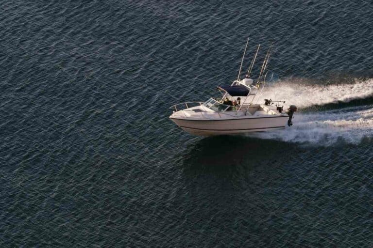 Recommended Boat Size For Lake Superior: Expert Advice For Safe And ...