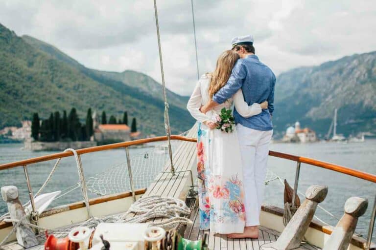 How Much Does A Yacht Salesman Make: A Comprehensive Guide - Best Boat ...